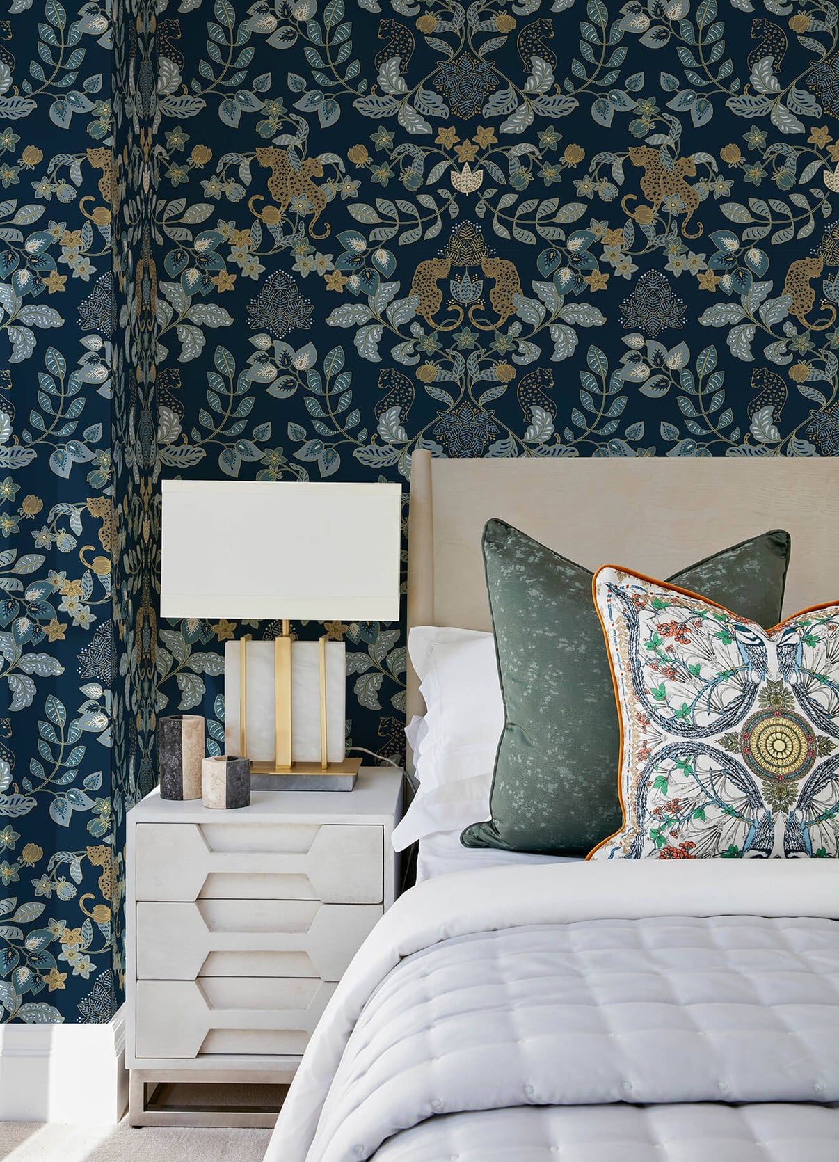 4034-72133 Scott Living Getty Wallpaper - Navy Blue – US Wall Decor