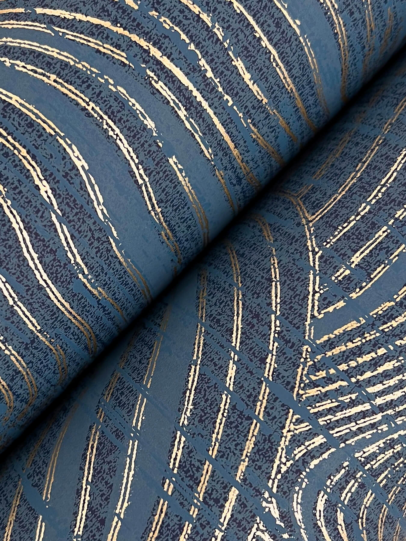 GT4527 Ronald Redding Classics Geodes Wallpaper - Navy – US Wall Decor